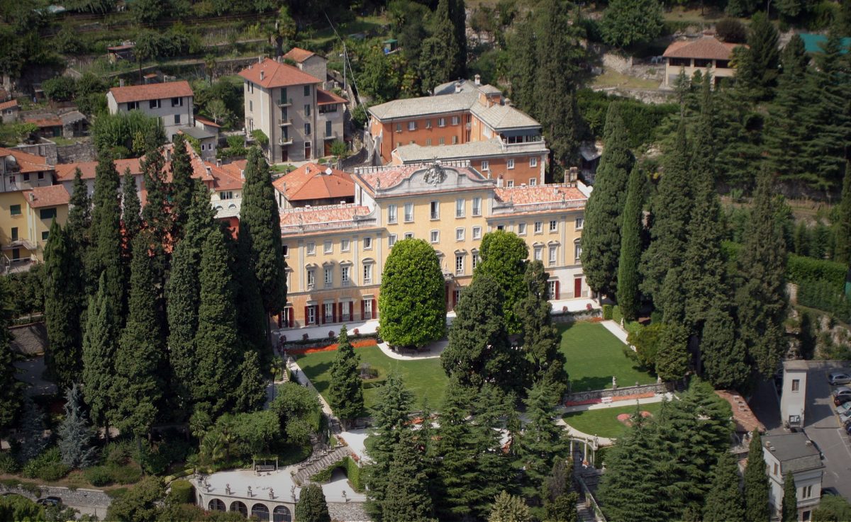 Guided tour of Urio Castle, gardens and interiors - myLakeComo