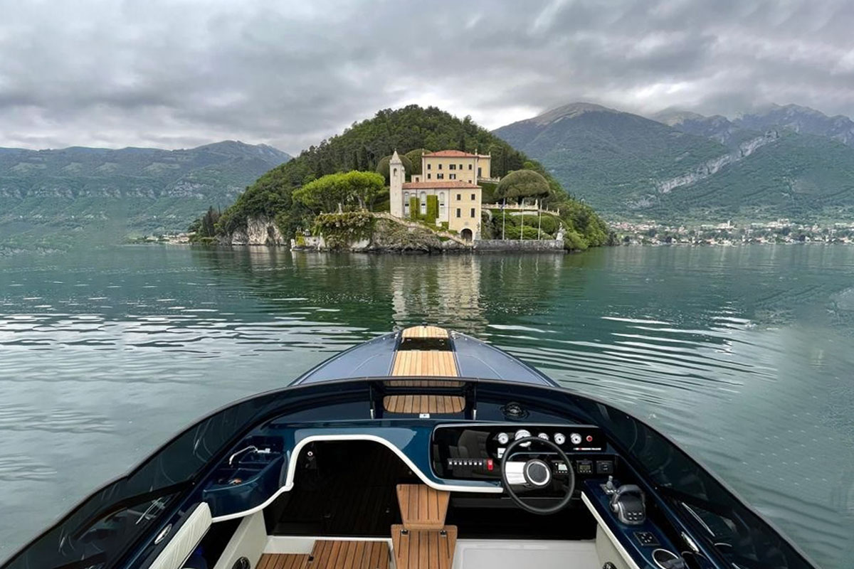 Luxury Private Boat Tour on Lake Como with Captain